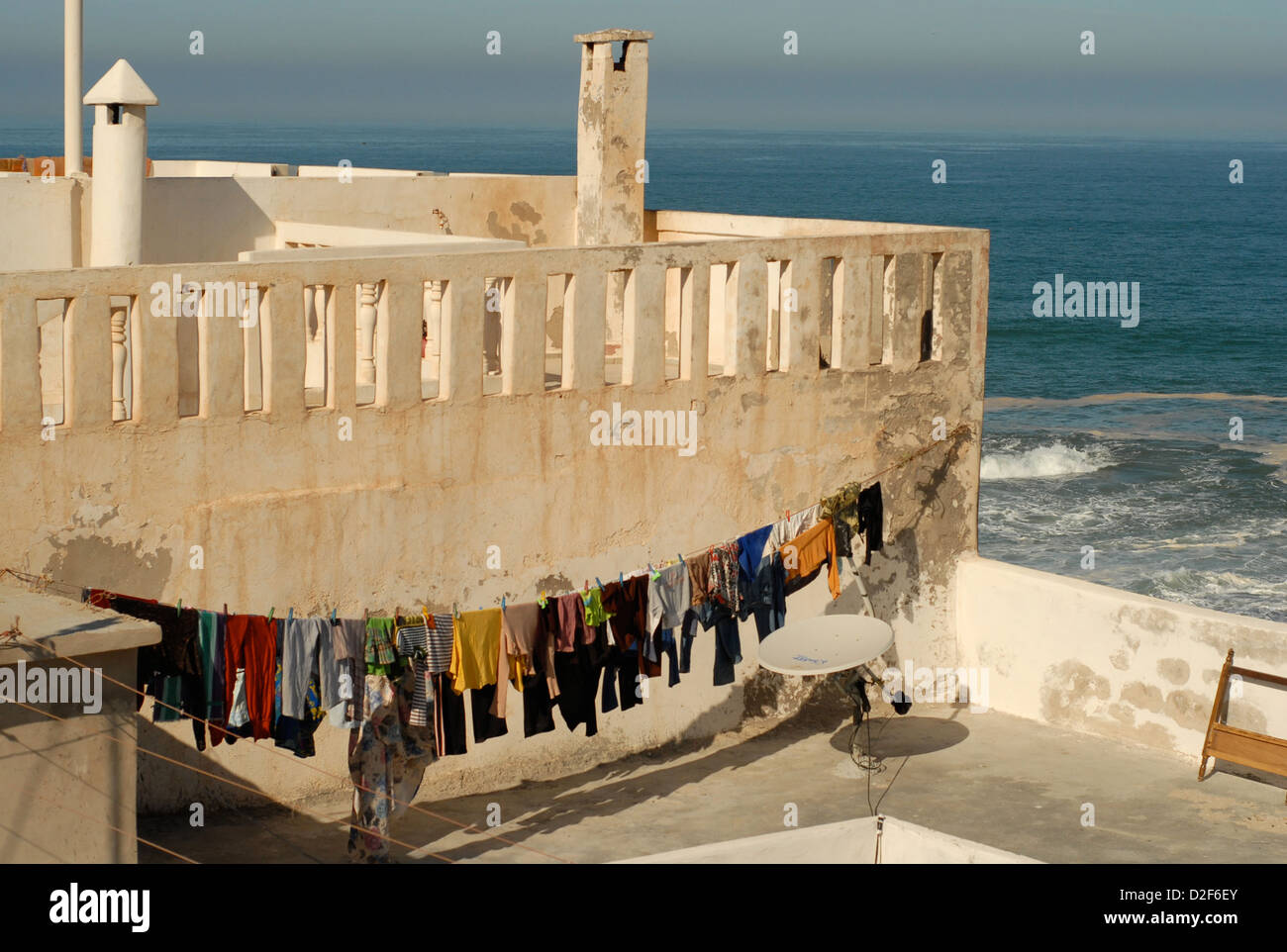 Laundry drying on rooftop clothes line hi-res stock photography and ...