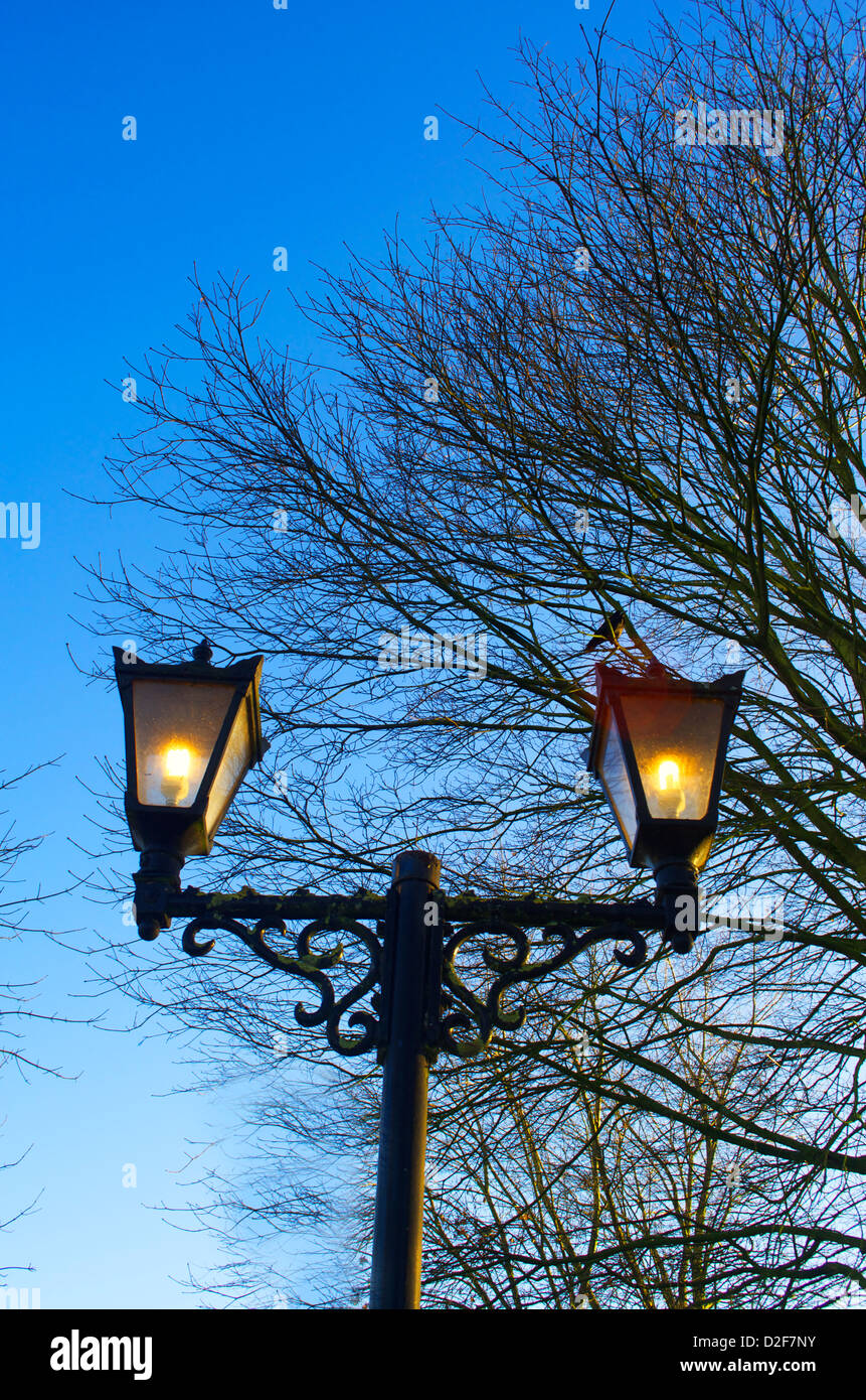 Victorian style lamp post hi-res stock photography and images - Alamy