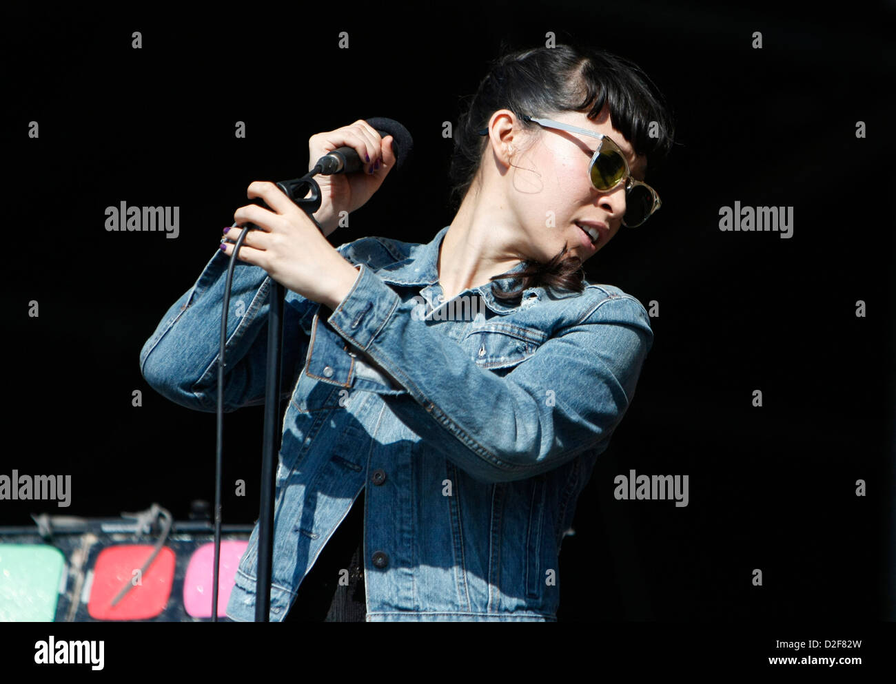 Little dragon live on stage hi-res stock photography and images - Alamy