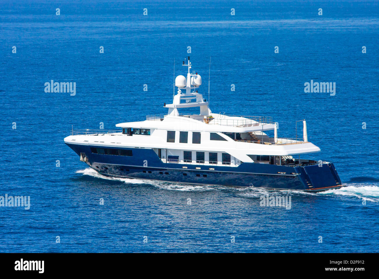 Life boat under way hi-res stock photography and images - Alamy