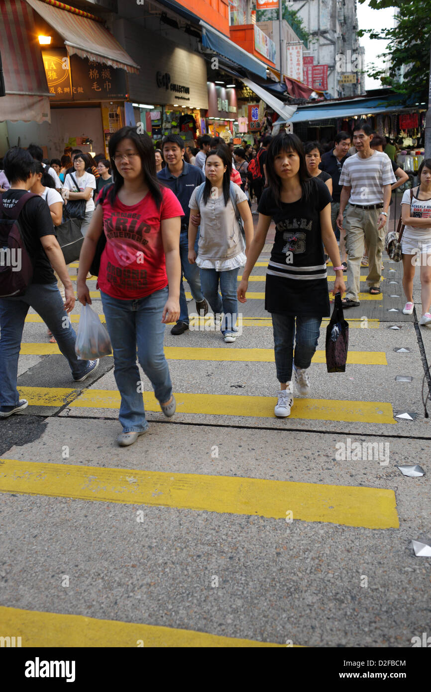 Hong Kong, China, pedestrians to cross a crosswalk Stock Photo - Alamy
