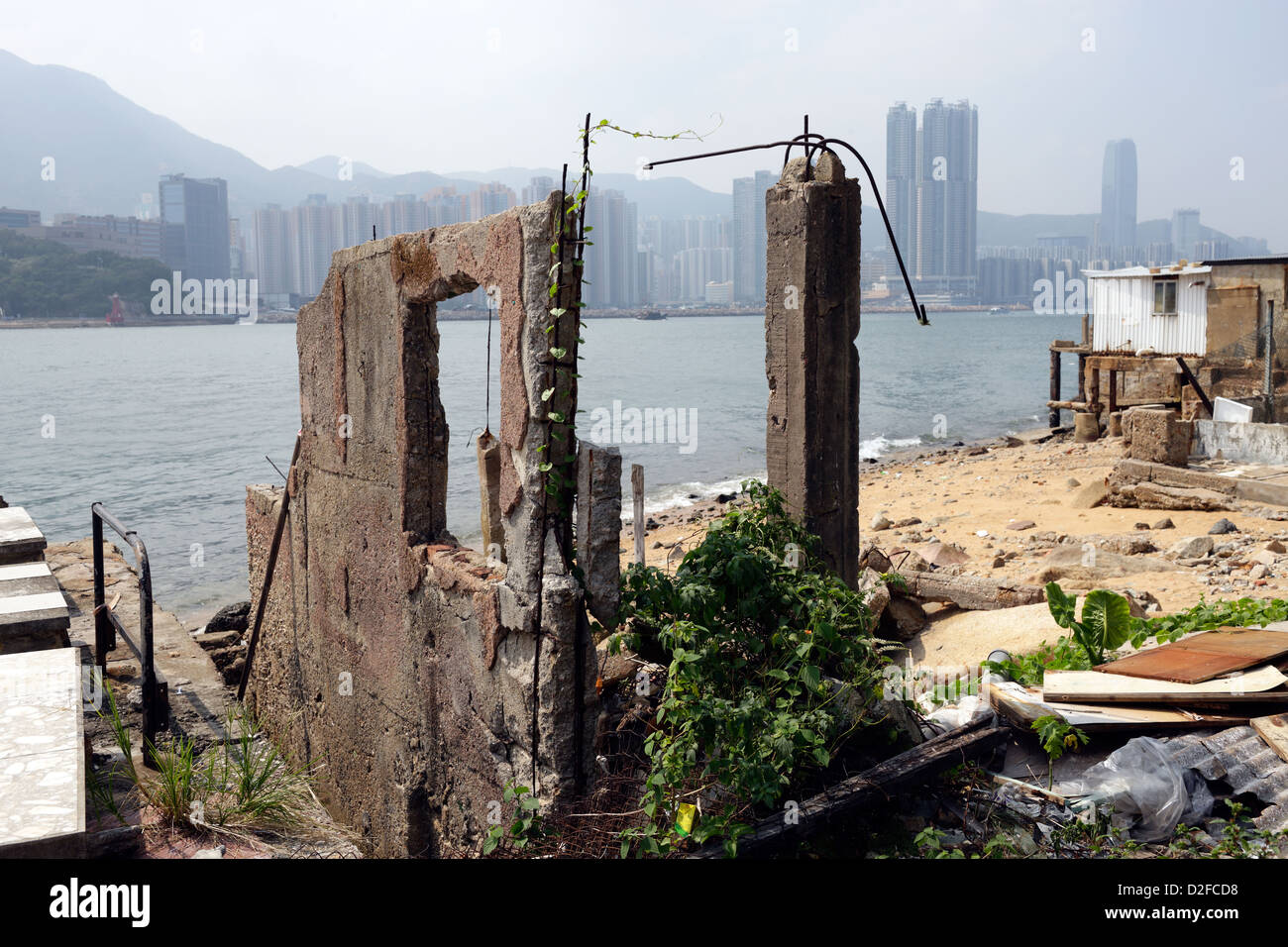 Hong Kong, China, Wohngebaeudes remains of an ancient settlement in Yau ...