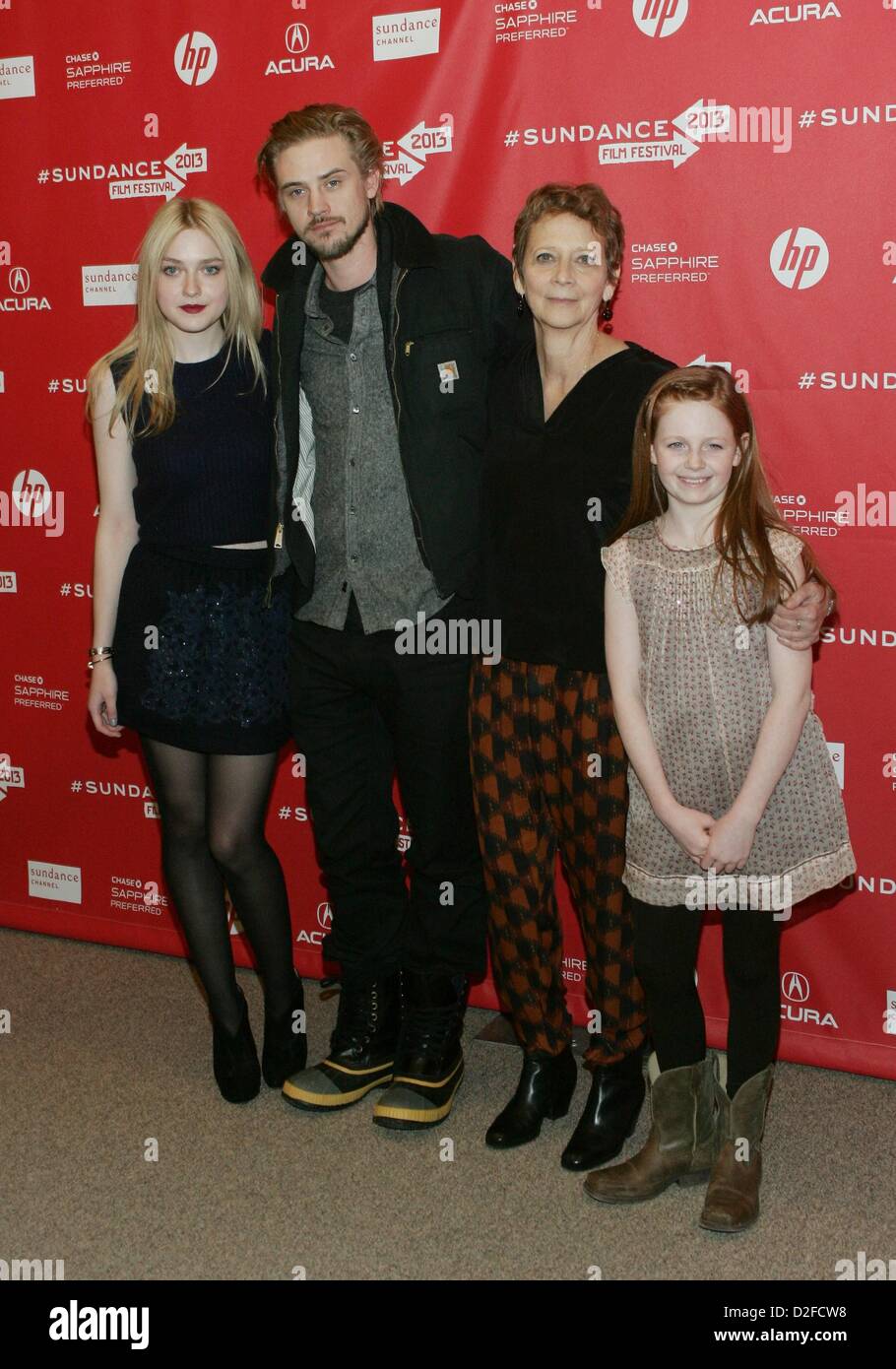 Boyd Holbrook, Dakota Fanning, Boyd Holbrook, Naomi Foner, Clare Foley ...