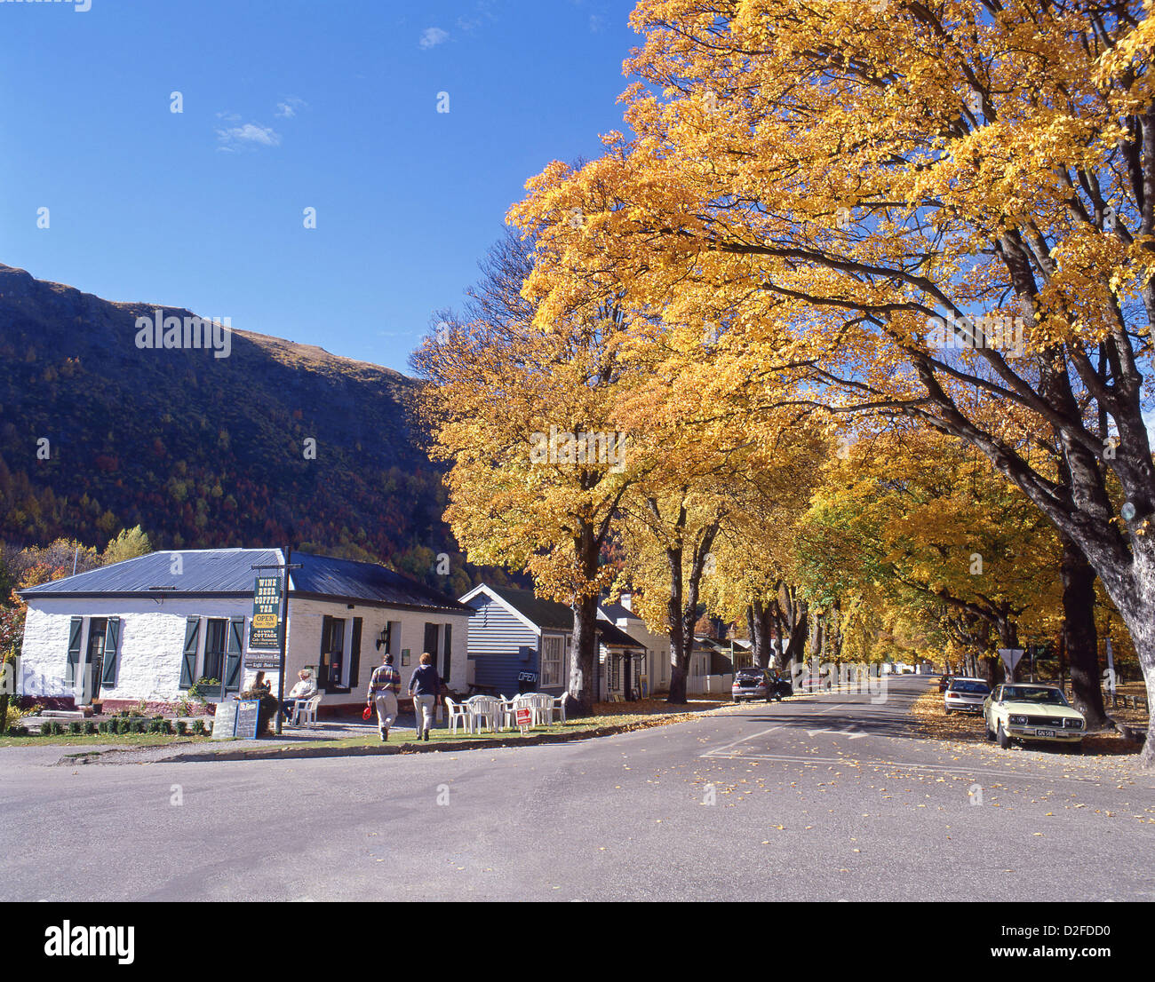 Autumn street scene, Buckingham Street, Arrowtown, Queenstown-Lakes ...