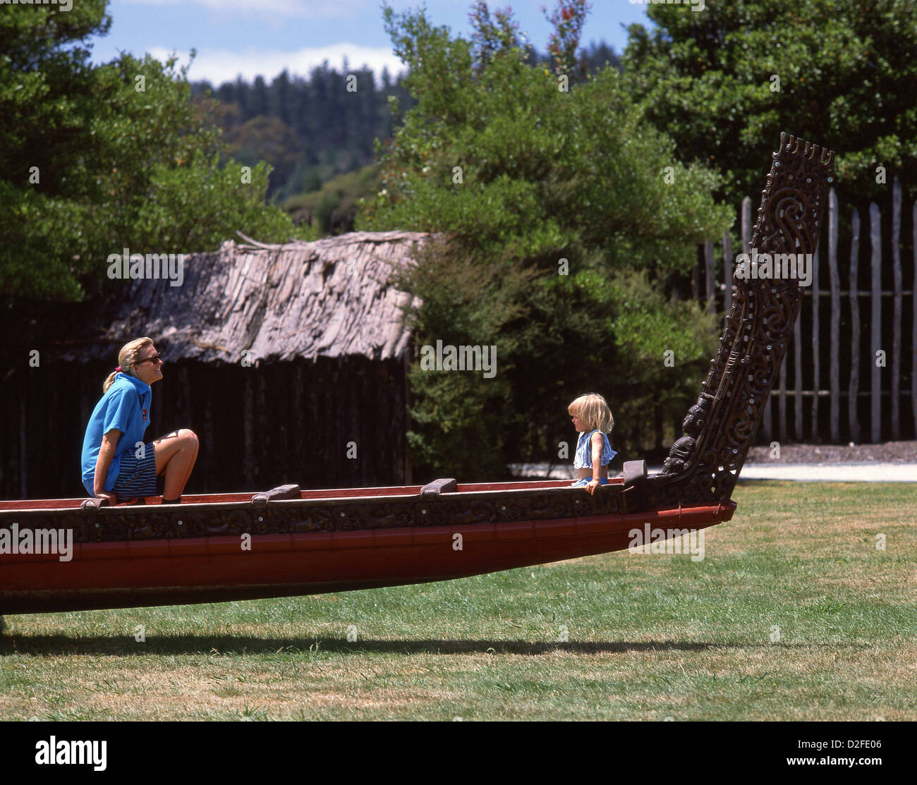 Maori war canoe hi-res stock photography and images - Alamy