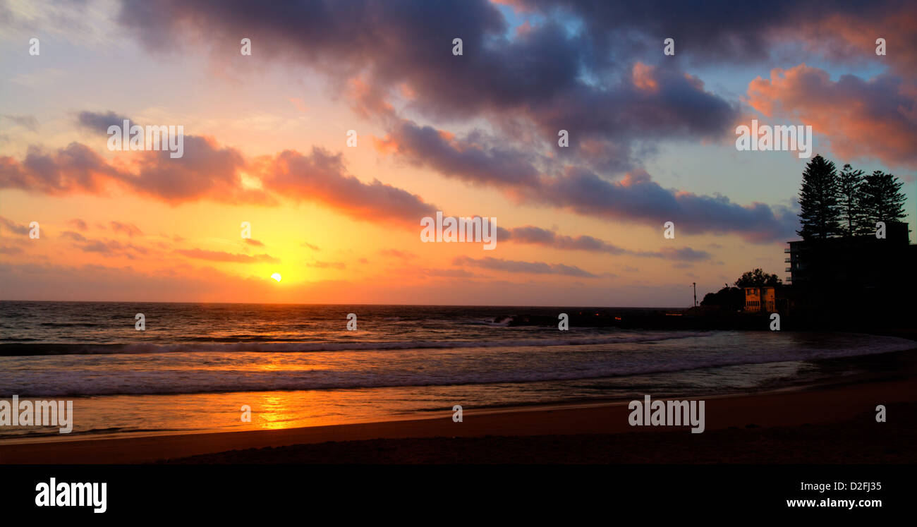Dee why beach hi-res stock photography and images - Alamy
