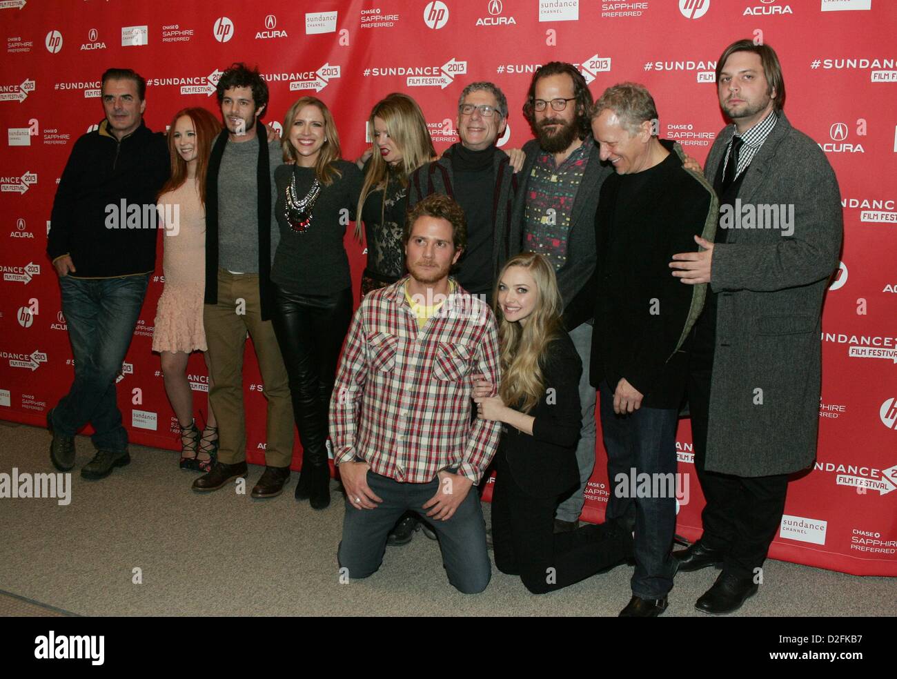 Amanda seyfried and juno temple hi-res stock photography and images - Alamy