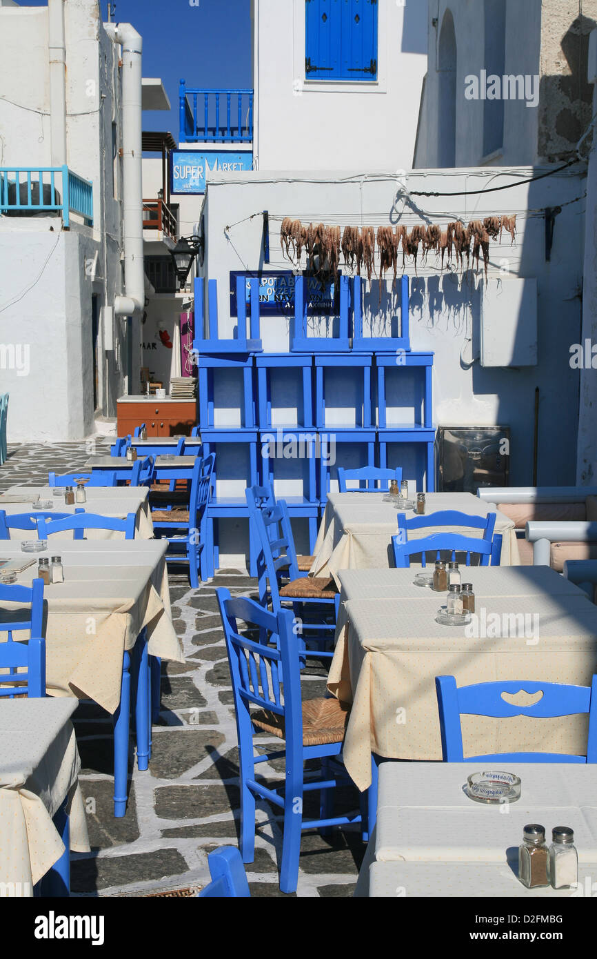 Greek blue table and chairs hi-res stock photography and images - Alamy
