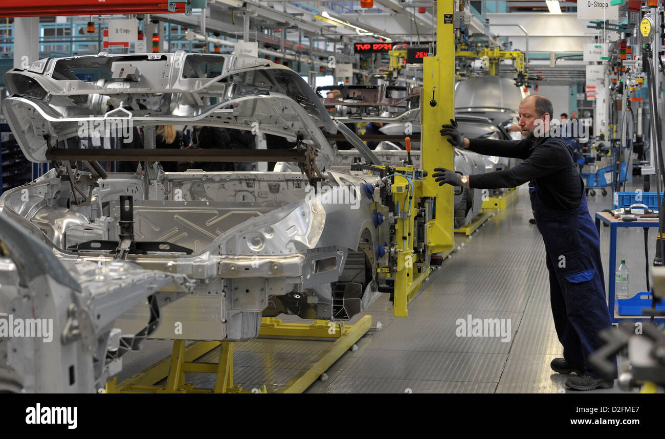 An employee is working on the body of the new Mercedes-Benz SL roadster ...