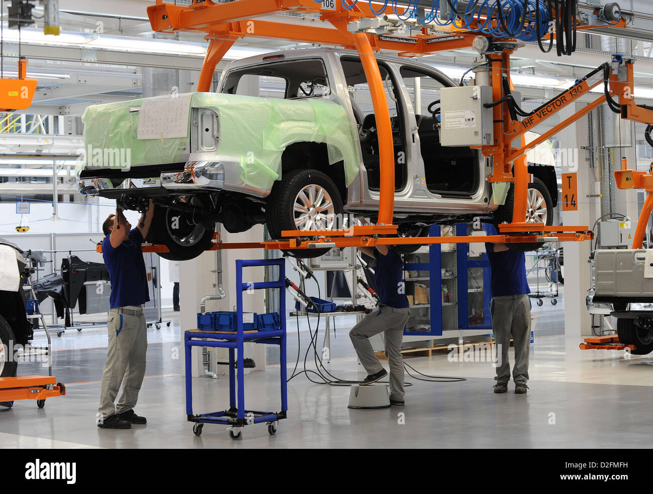 Autoproduktion hi-res stock photography and images - Alamy