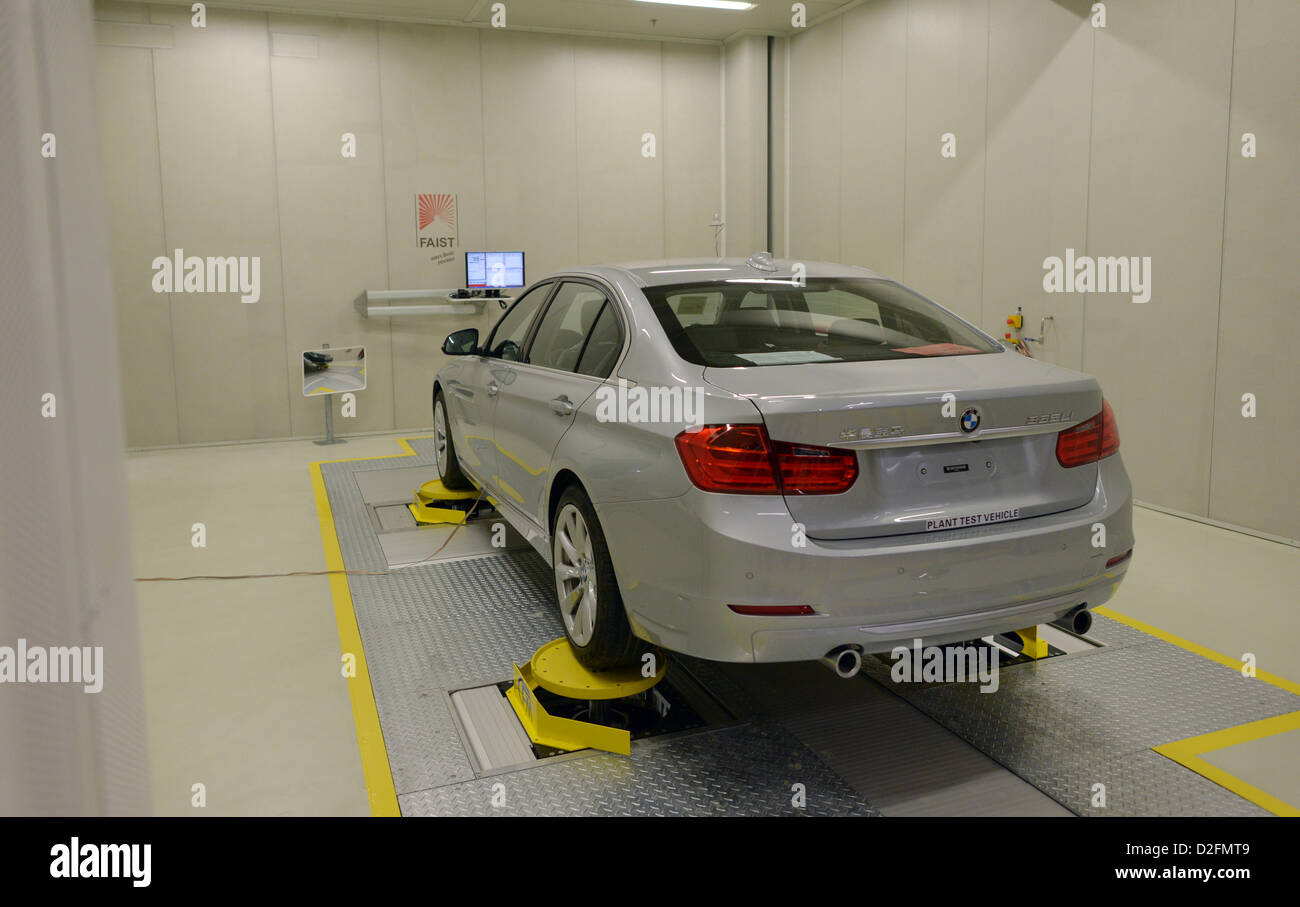Inspection of a BMW 335 LI at the production plant of BMW-Brilliance ...