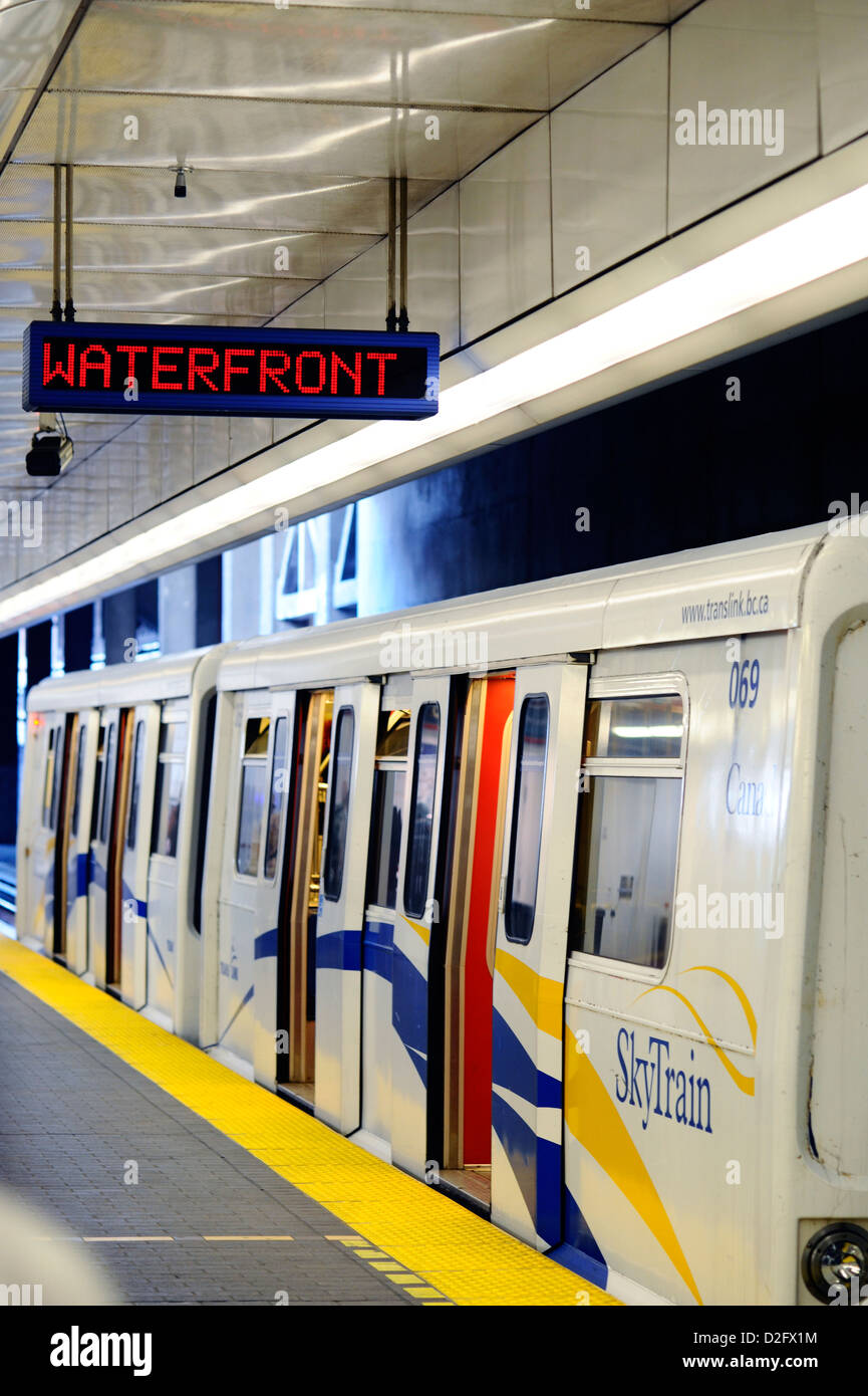 Waterfront skytrain station hi-res stock photography and images - Alamy