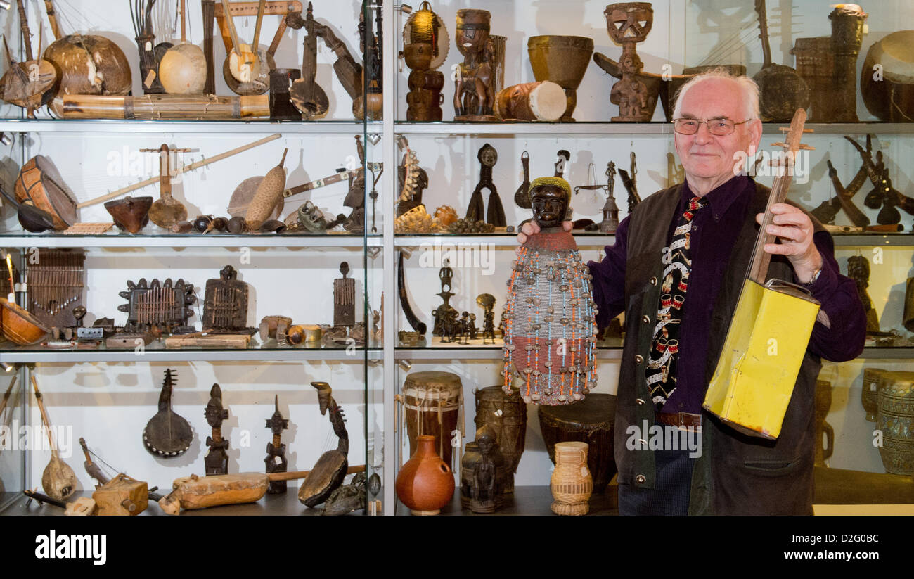 The instrument collector Rolf Irle shows pieces of his collection in ...