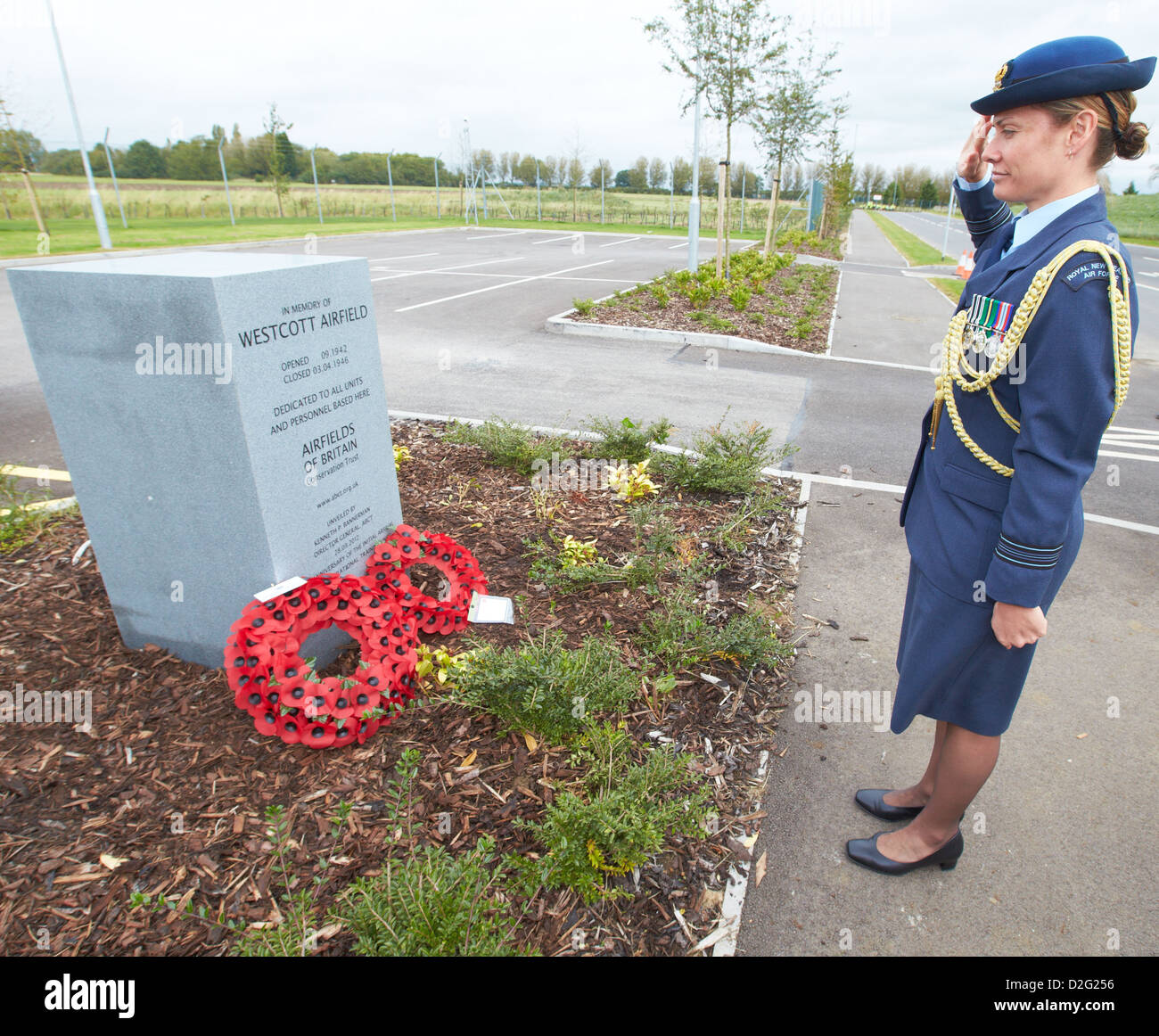 Squadron Leader Susie Barnes , NZ Air Force, lays a wreath at a ...