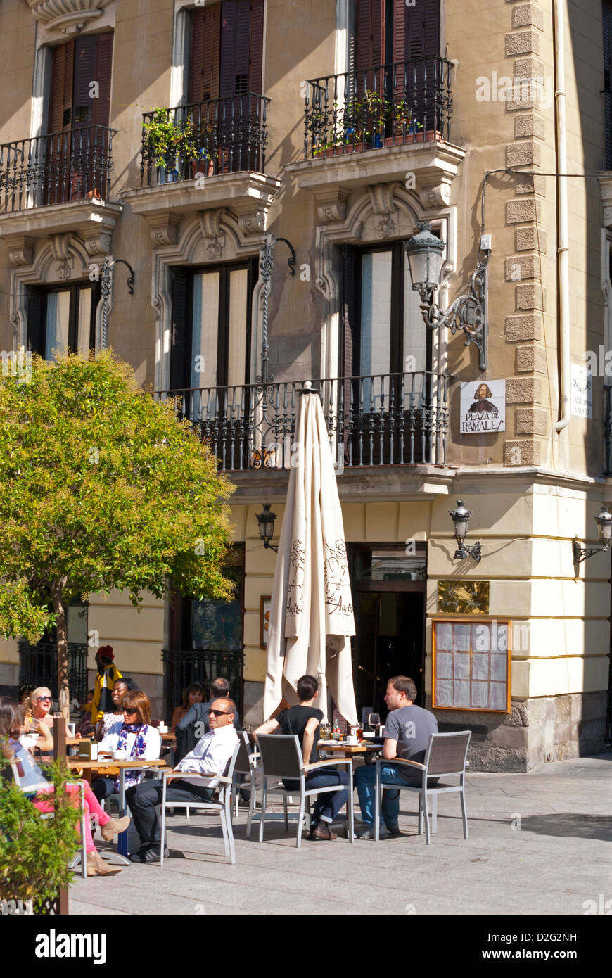 Madrid cafe summer hi-res stock photography and images - Alamy
