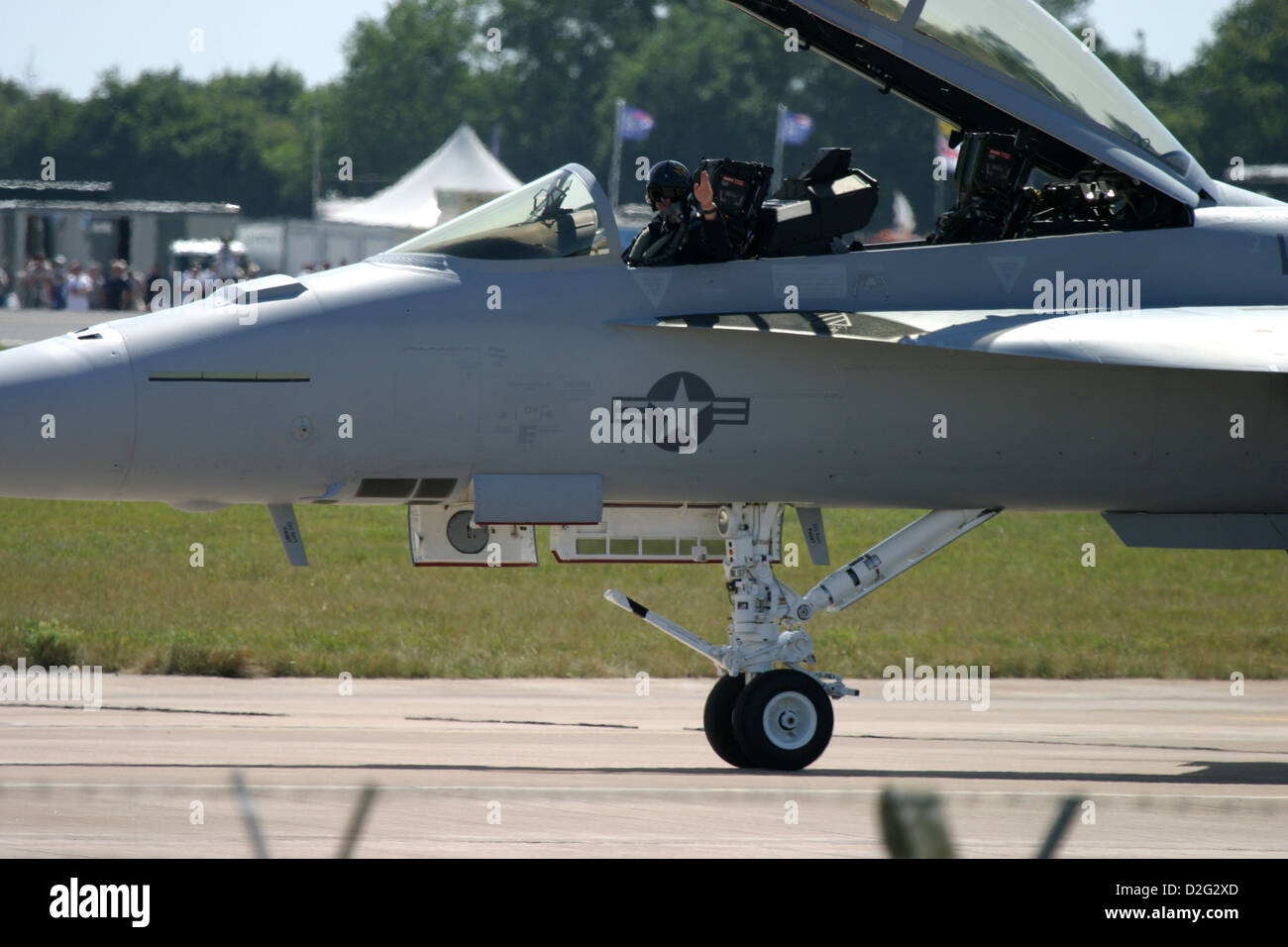 McDonnell Douglas F/A-18 Hornet pilot waves to crowd at RAF Fairford ...
