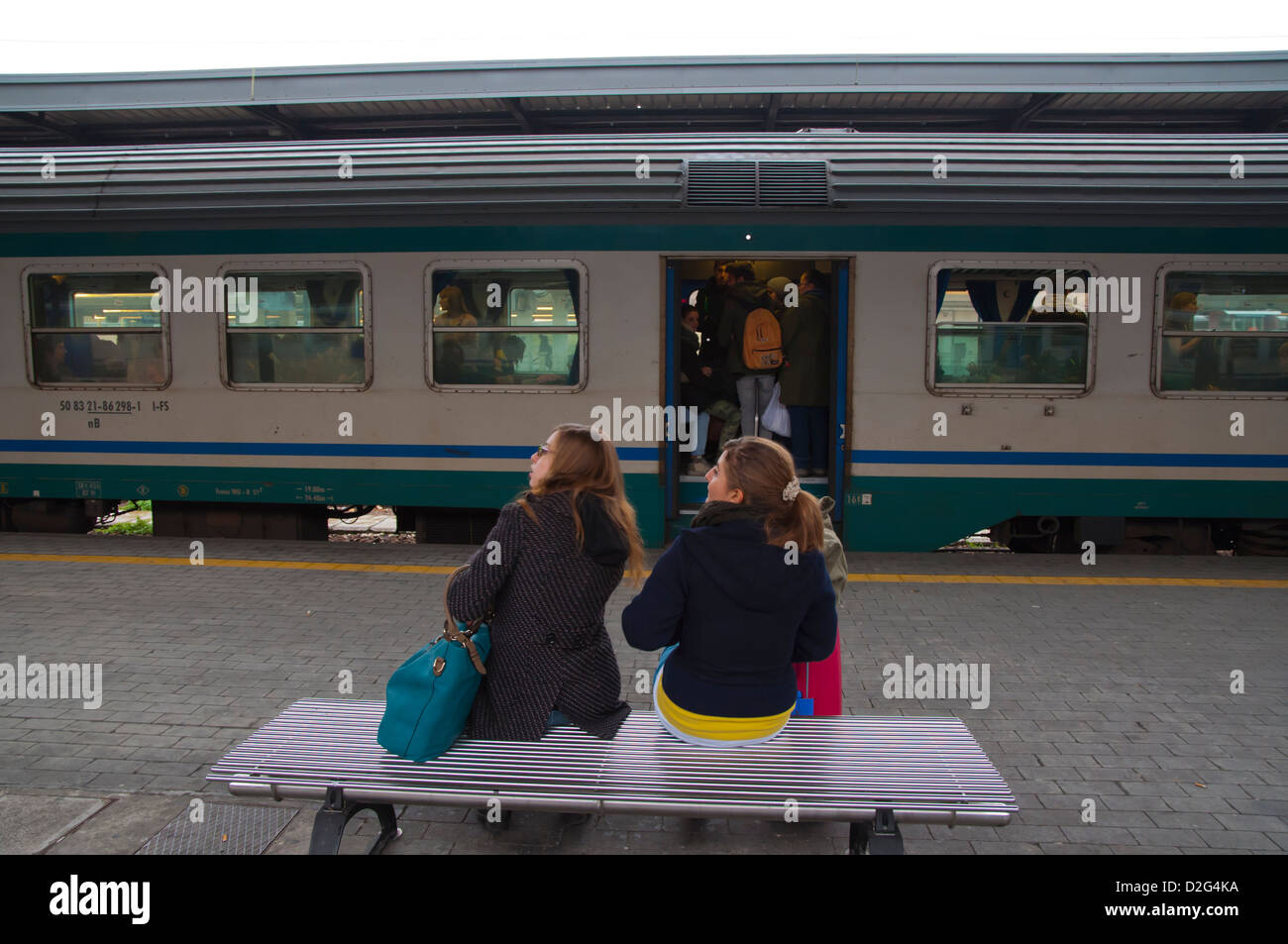 Verona station hi-res stock photography and images - Alamy