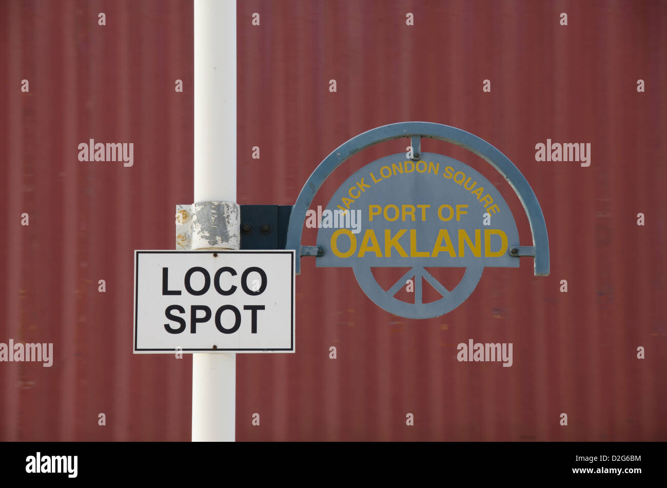 Amtrak sign hi-res stock photography and images - Alamy