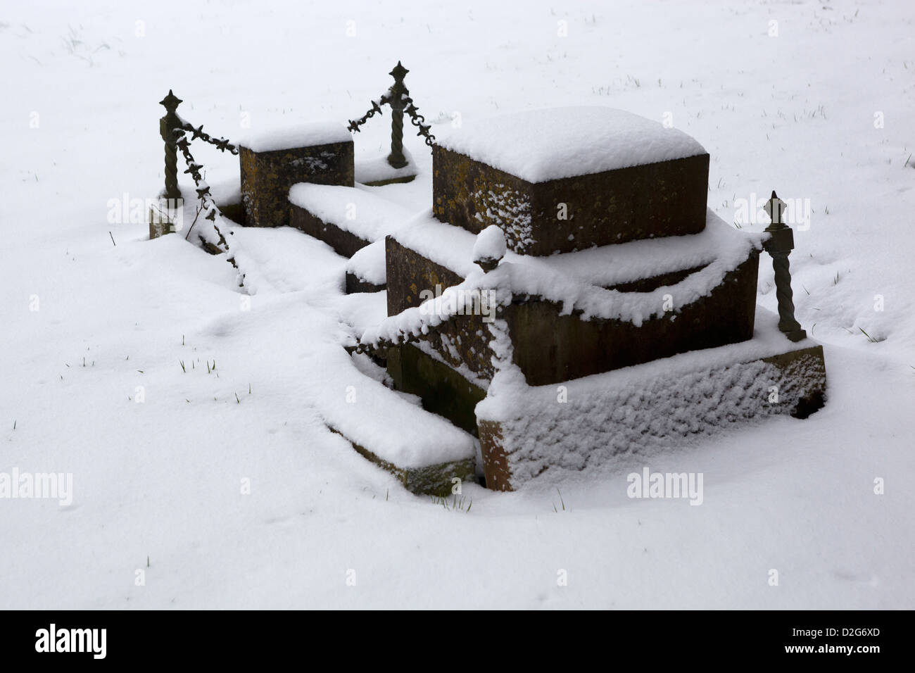 Buried under snow hi-res stock photography and images - Alamy