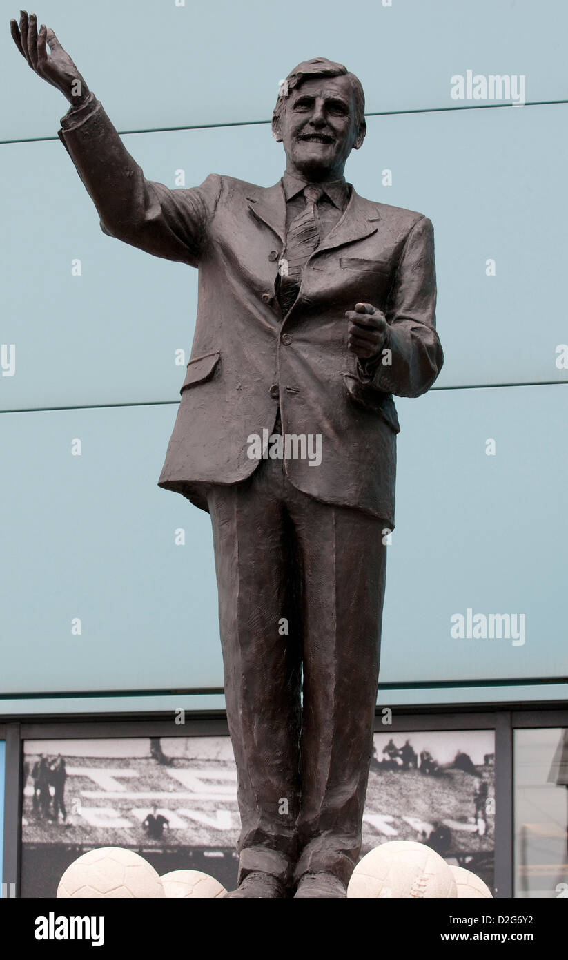 Statue of jimmy hill outside ricoh arena hi-res stock photography and ...