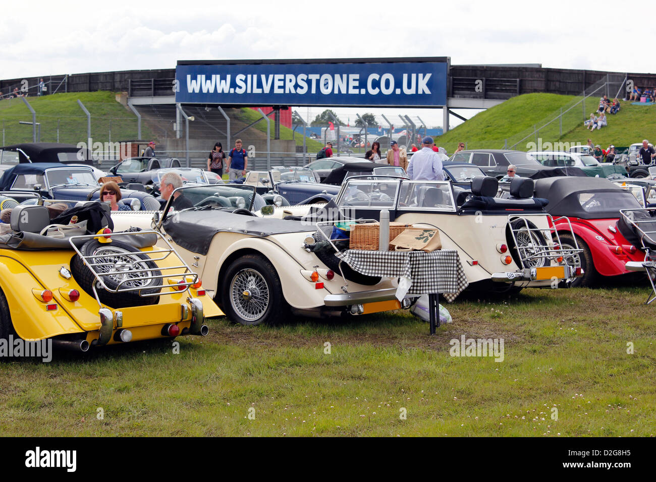 Silverstone Classic Car Event showing Morgans complete with picnics ...