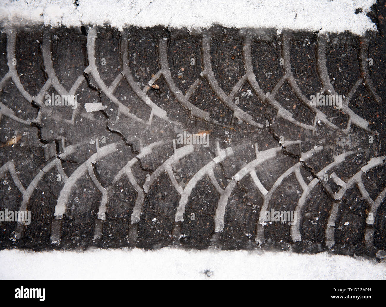 Print wheel tire shape hi-res stock photography and images - Alamy