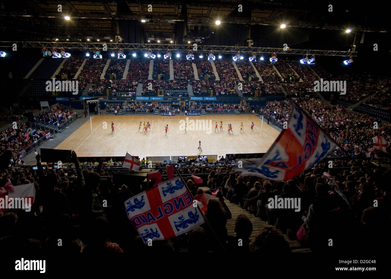 English netball hi-res stock photography and images - Alamy