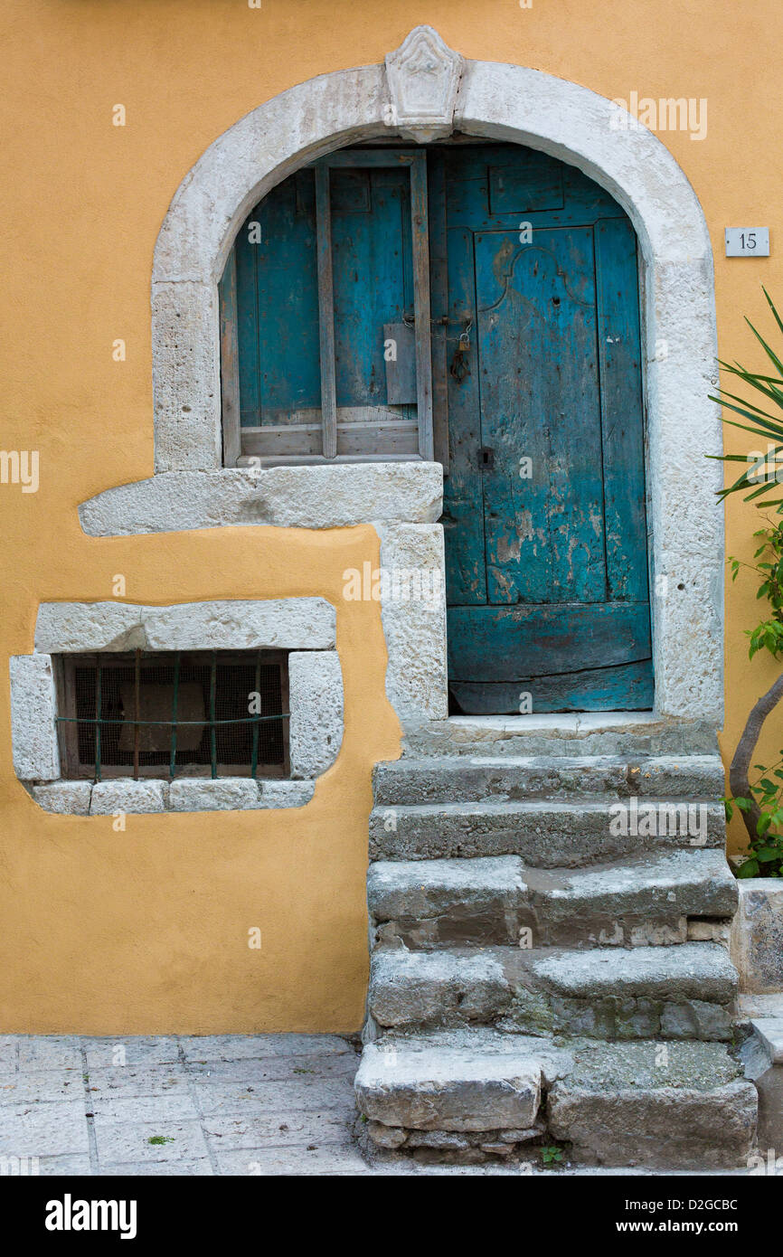 Old buildings houses, Gargano, Apulia, Puglia, Italy Stock Photo - Alamy