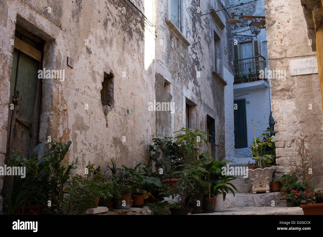 Old buildings houses, Gargano, Apulia, Puglia, Italy Stock Photo - Alamy