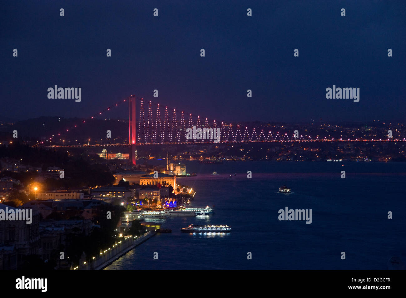 Nightlife istanbul hi-res stock photography and images - Alamy