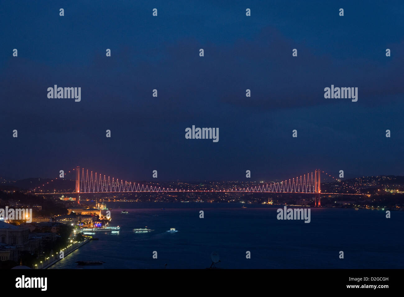 Nightlife istanbul hi-res stock photography and images - Alamy
