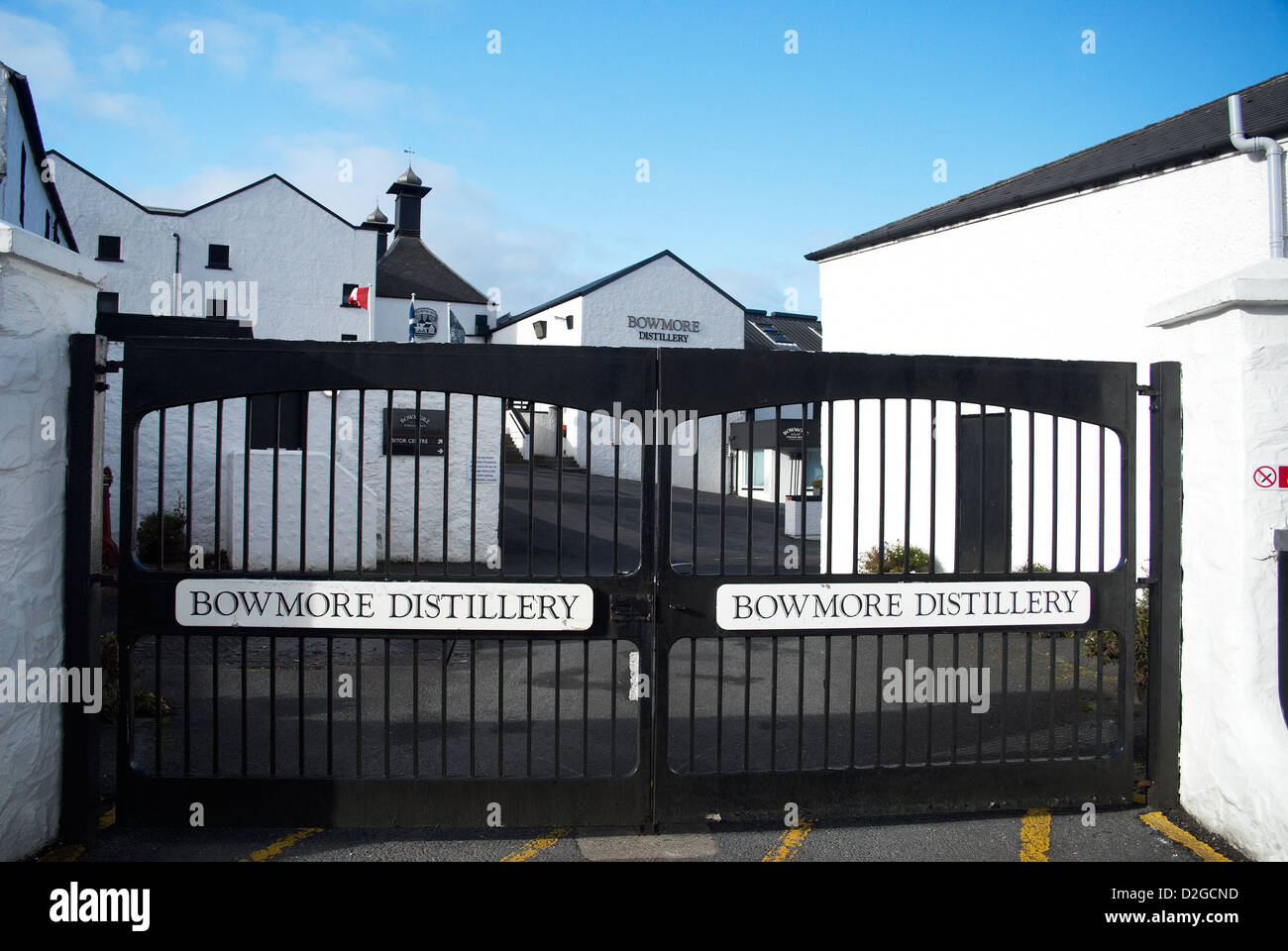 Bowmore distillery islay scotland hi-res stock photography and images ...