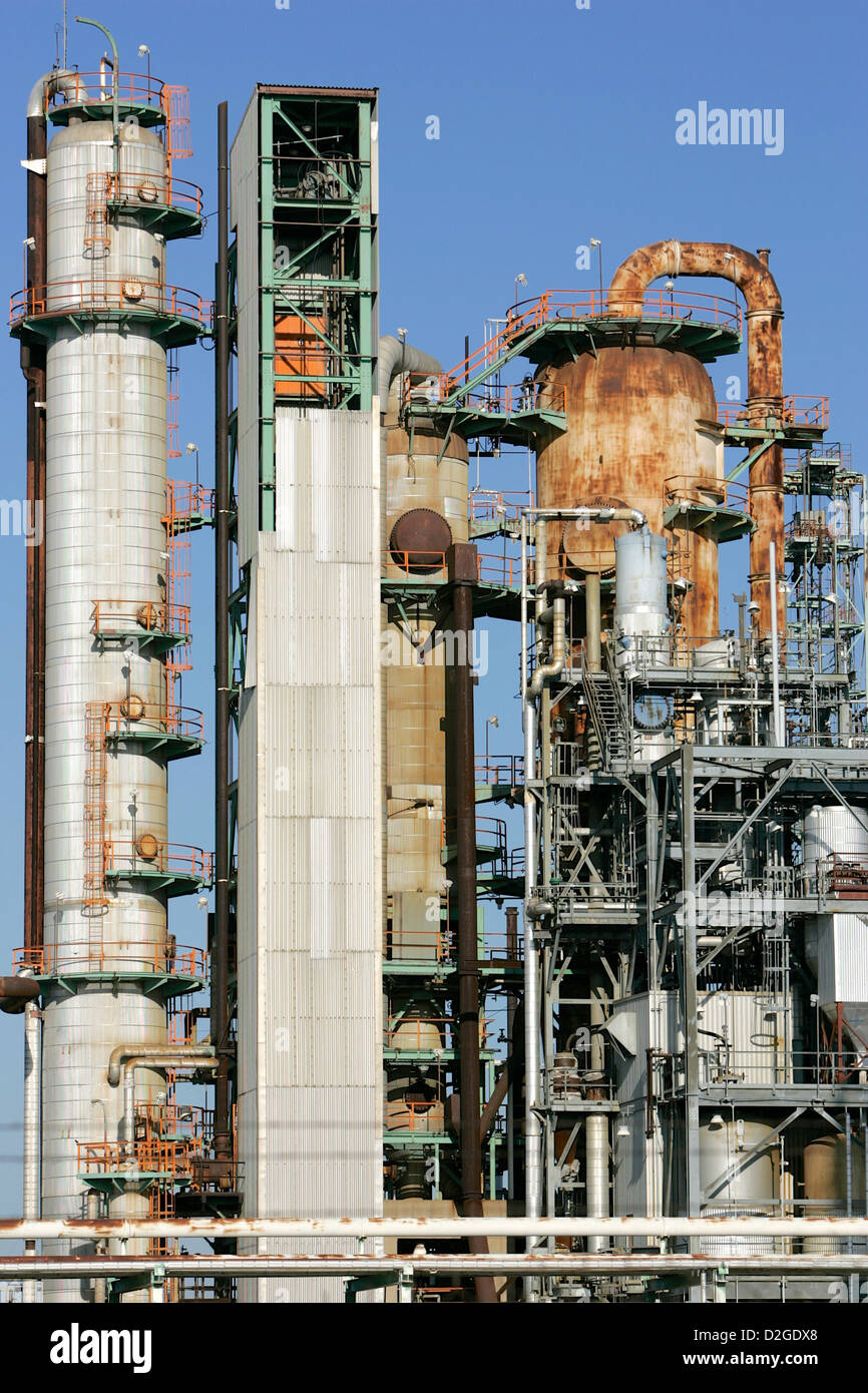 Asphalt refinery hi-res stock photography and images - Alamy