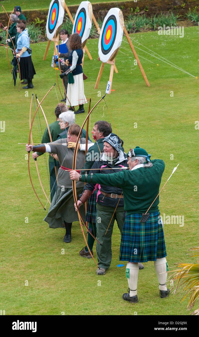 Longbow archery hi-res stock photography and images - Alamy