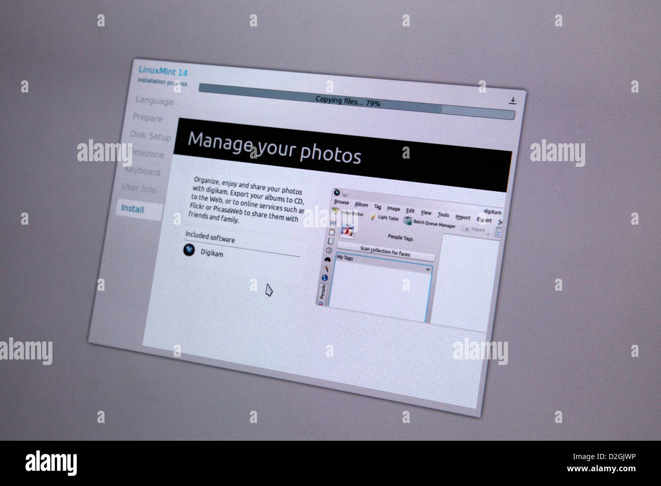 Linux Mint 14 operating system - installation showing screenshot ...