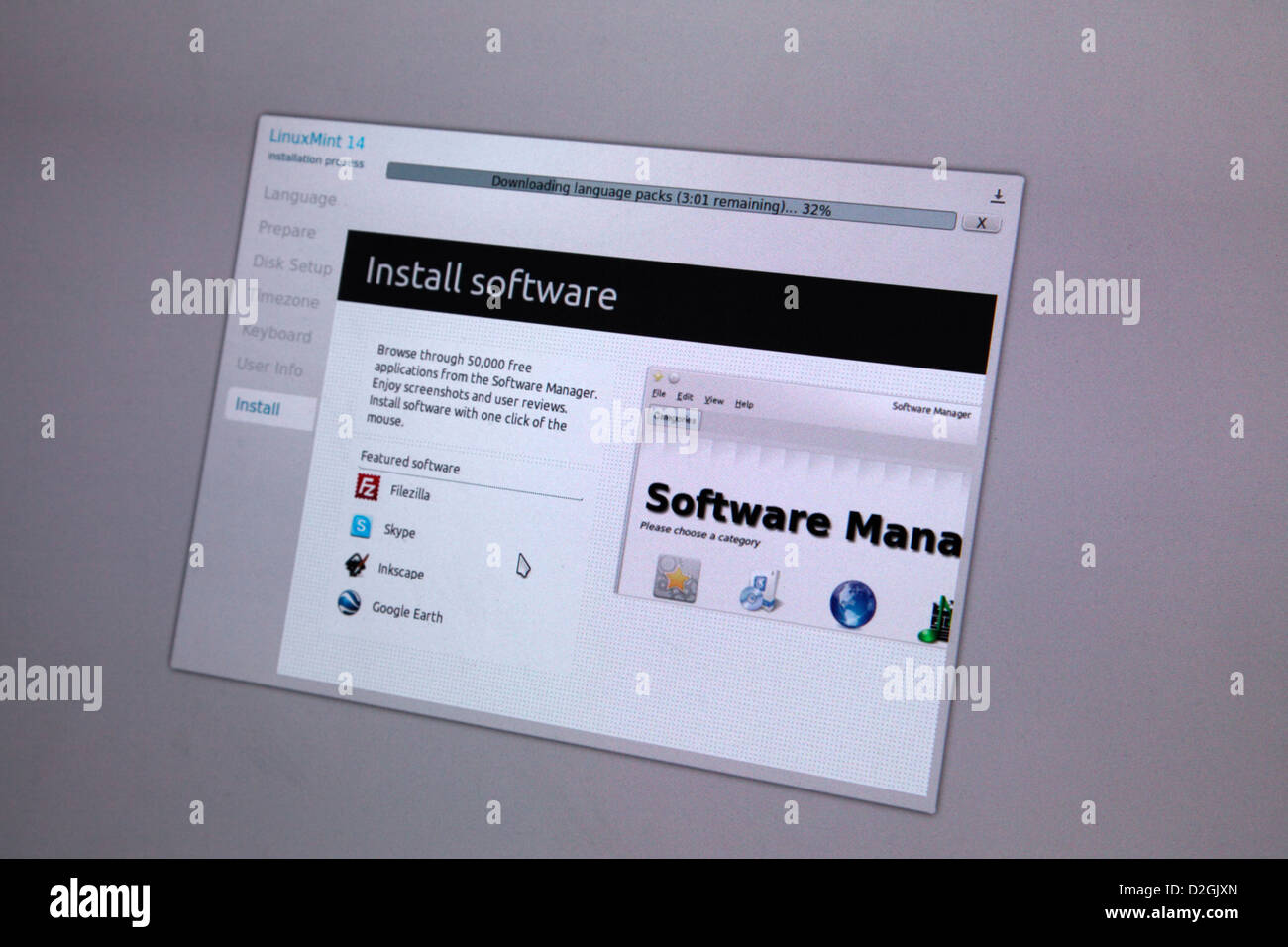Linux Mint 14 operating system - installation showing screenshot ...