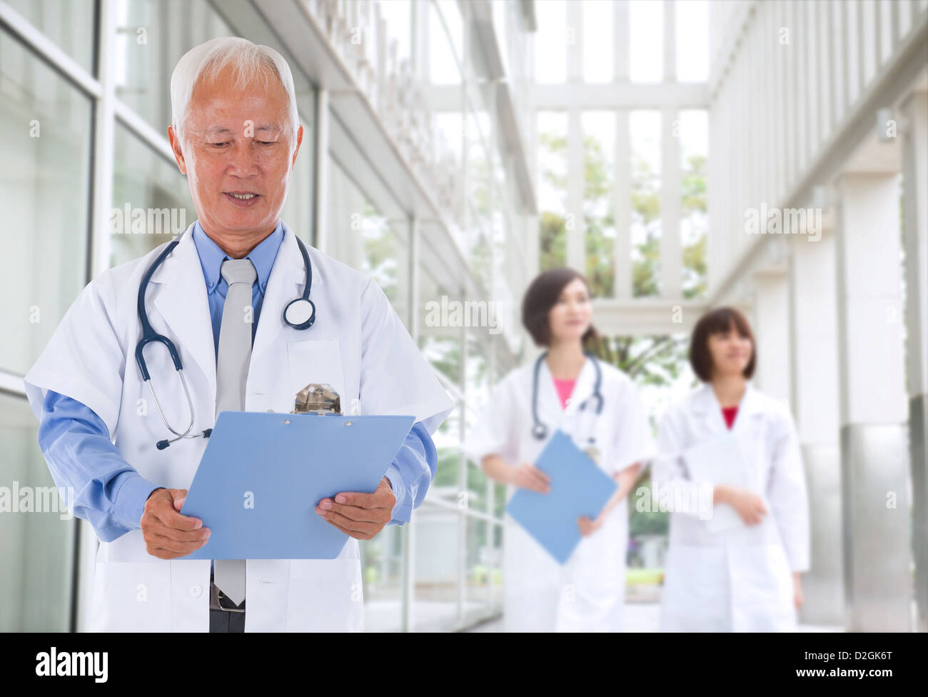 chinese senior male doctor in hospital Stock Photo - Alamy