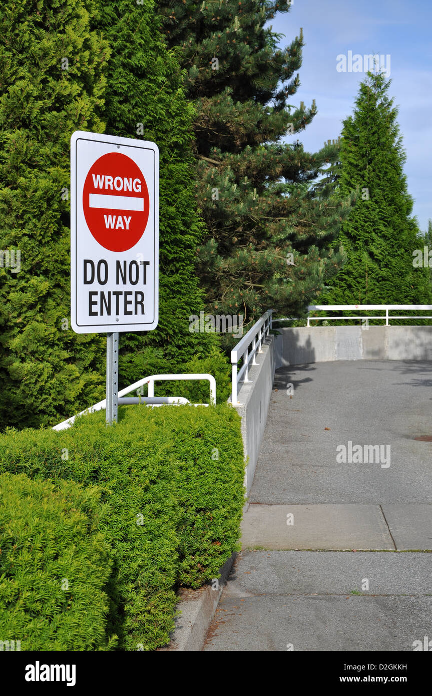 Do not enter wrong way sign Stock Photo - Alamy