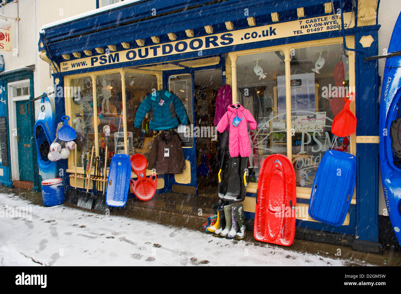 Outdoor equipment shop hi-res stock photography and images - Alamy