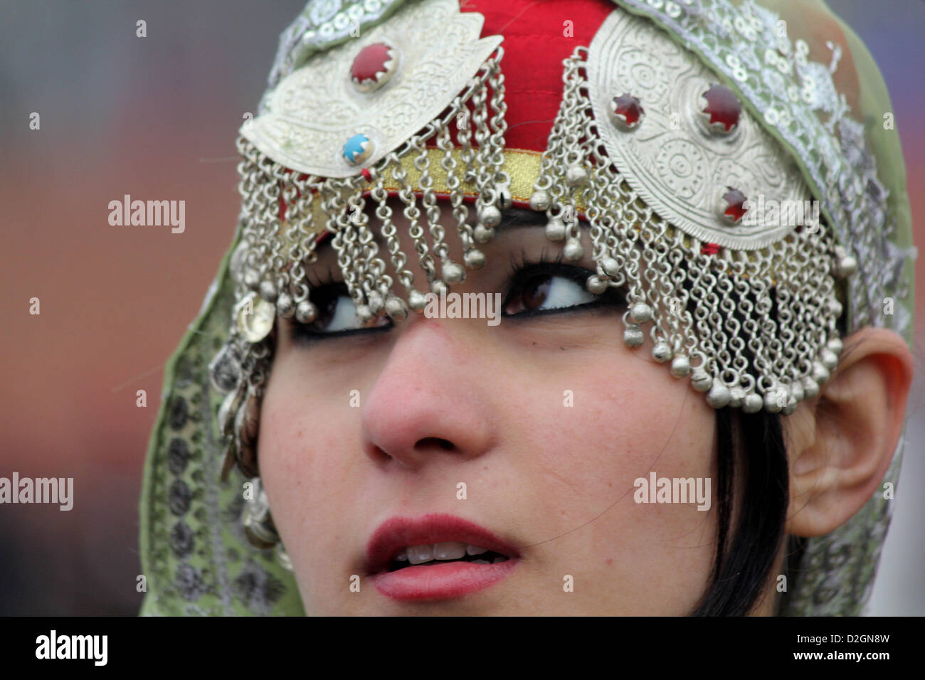 Jan. 24, 2013 - Kashmiri muslim school girl dressed in traditional ...
