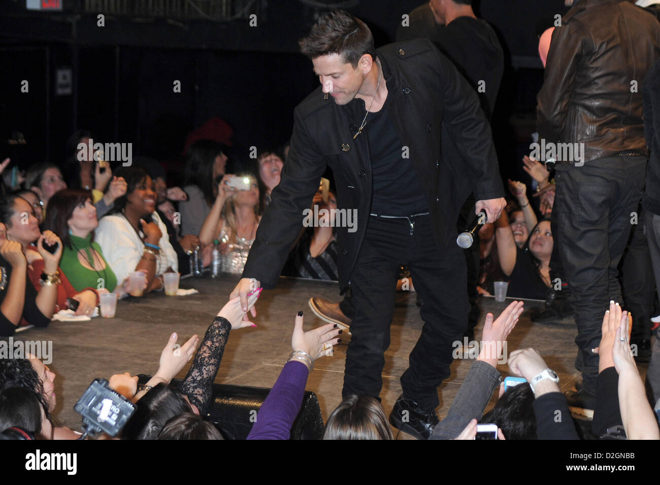 98 degrees jeff timmons hi-res stock photography and images - Alamy