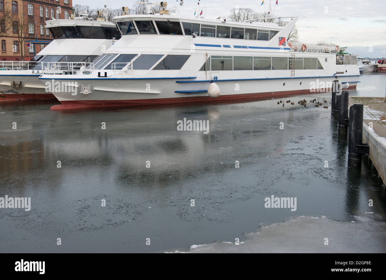 The ferries 'Hansestadt Stralsund' and 'Insel Hiddensee' lie in the ...