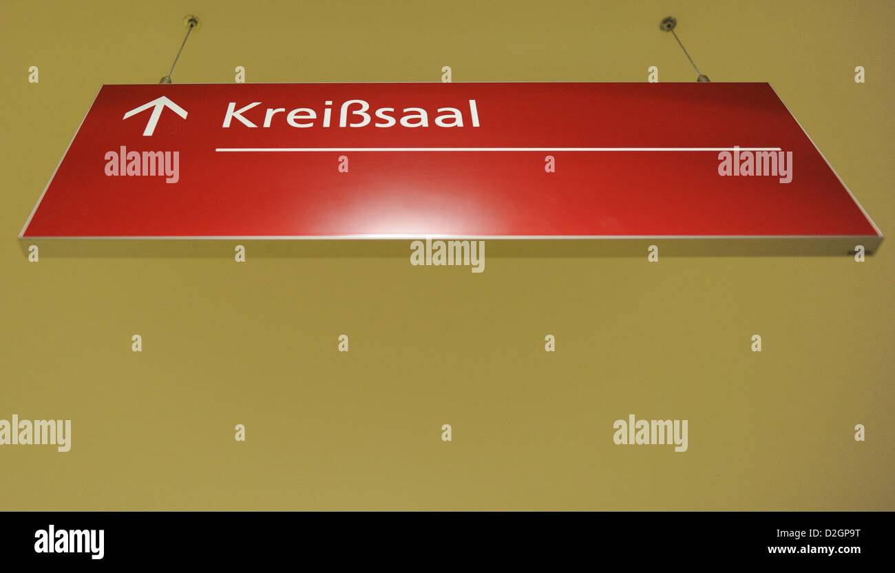 Hospital delivery room sign hi-res stock photography and images - Alamy