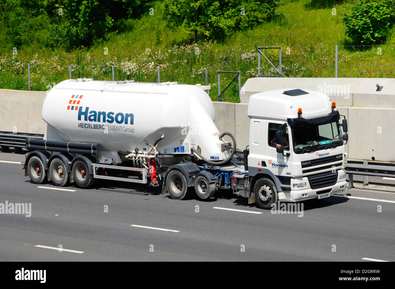 Hanson Heidelberg cement bulk tanker trailer and lorry with raised axle ...