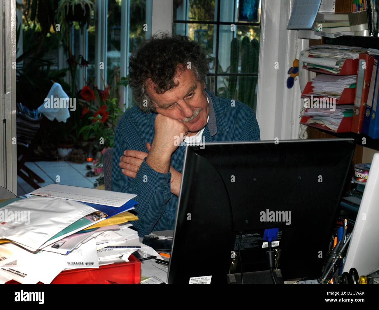 English man and disappointed hi-res stock photography and images - Alamy