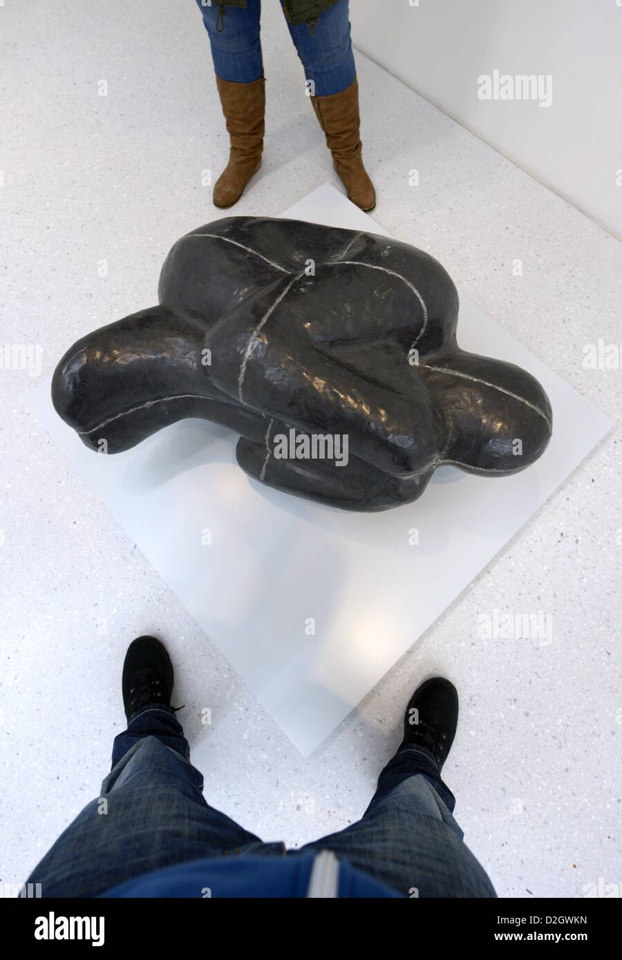 Antony Gormley's documenta (8) contribution 'Free object d8 ...