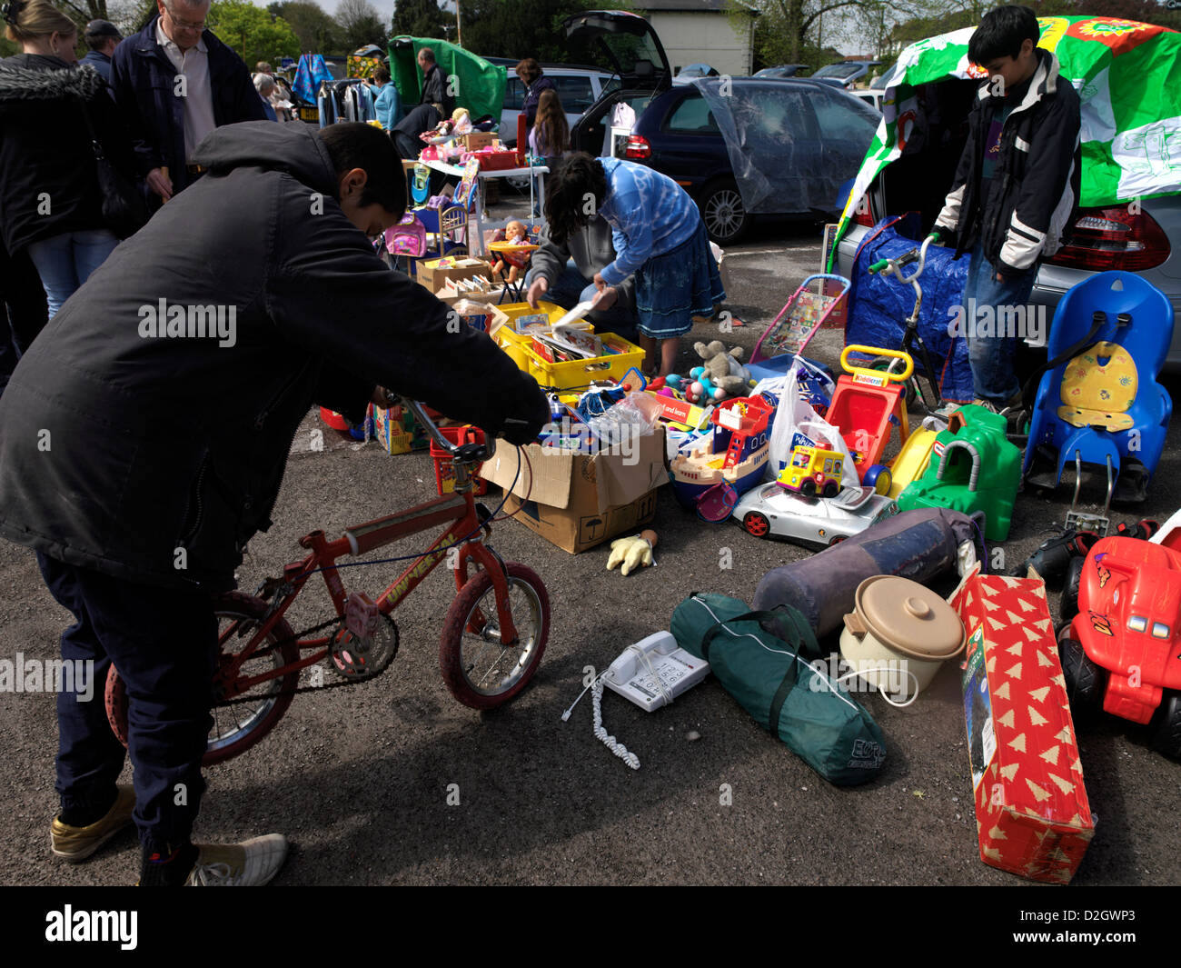 Car boot sale toys hi-res stock photography and images - Alamy