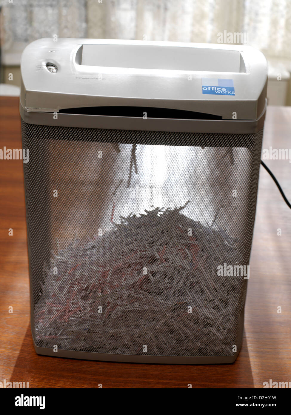 Paper shredder hi-res stock photography and images - Alamy