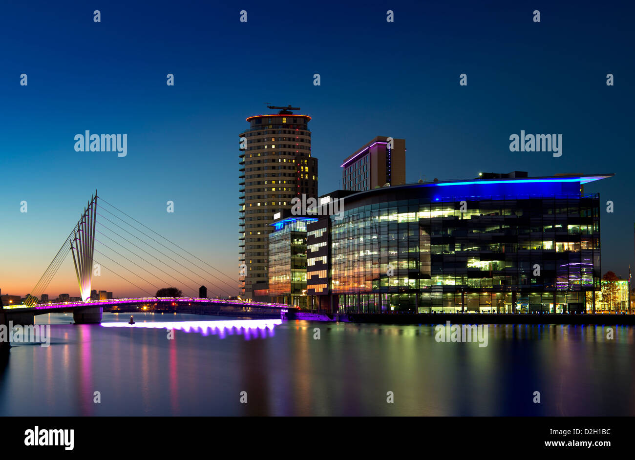 Manchester redevelopment modern city hi-res stock photography and ...