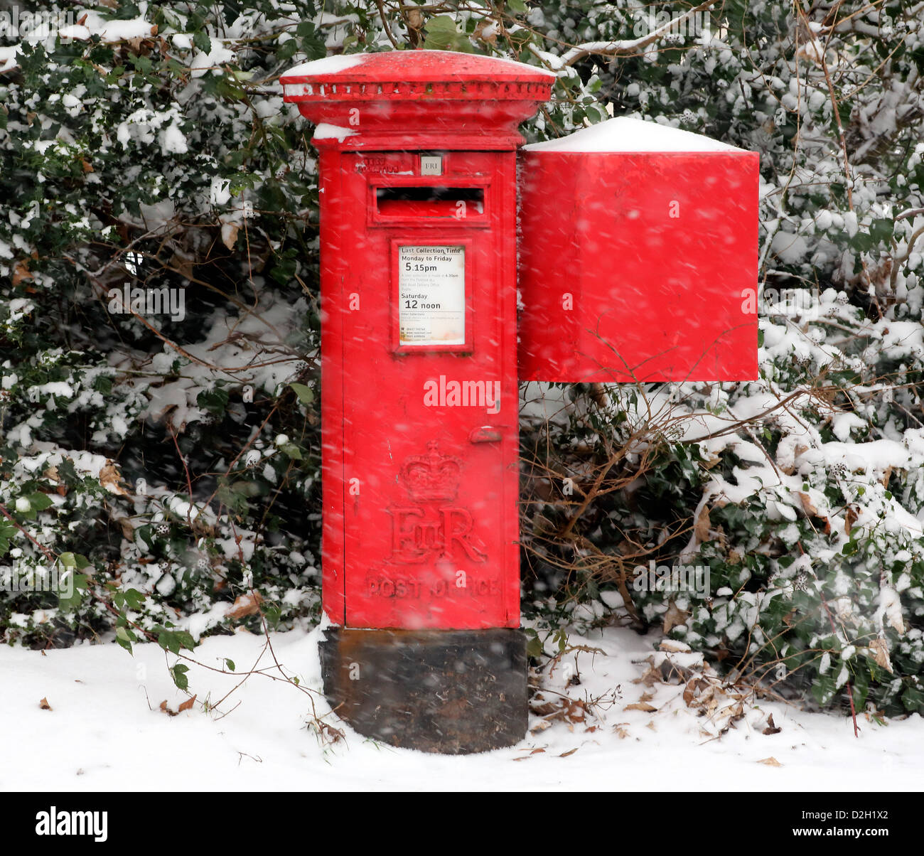 post box in snow Stock Photo - Alamy